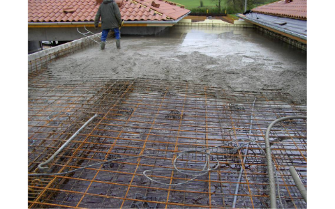 Dalle pleine en béton armé dosé à 350 kg/m3 coulé sur coffra by michel ...