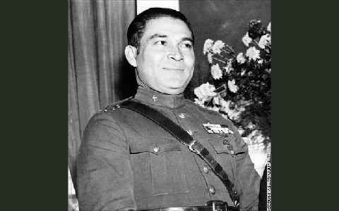 Castro vs. Batista by Dakota Slone on Prezi