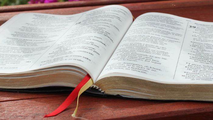 ¿Qué significa la palabra Biblia? by Elias Pelayo on Prezi