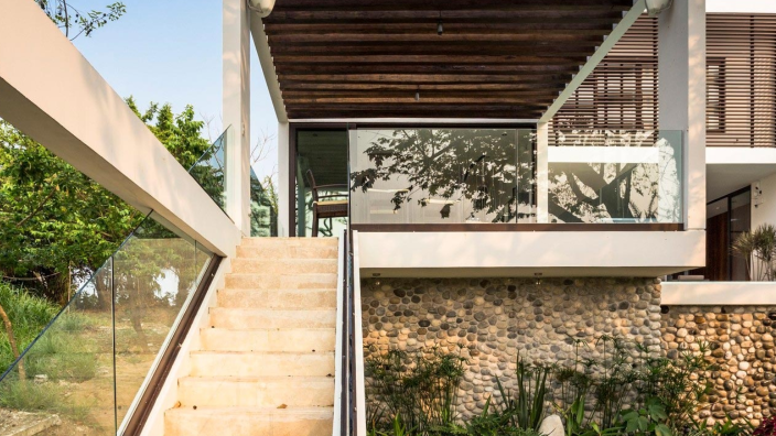 ECO FRIENDLY HOUSE by Felix Rafferty on Prezi